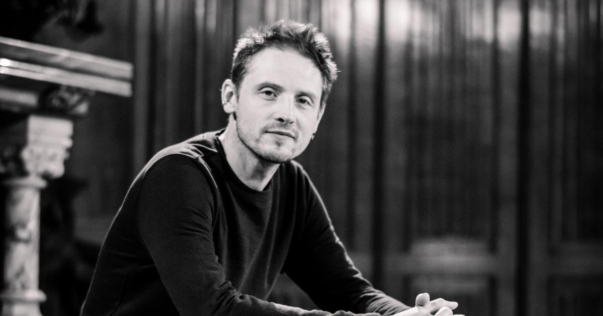 A Keyboard Song - La Scala Paris